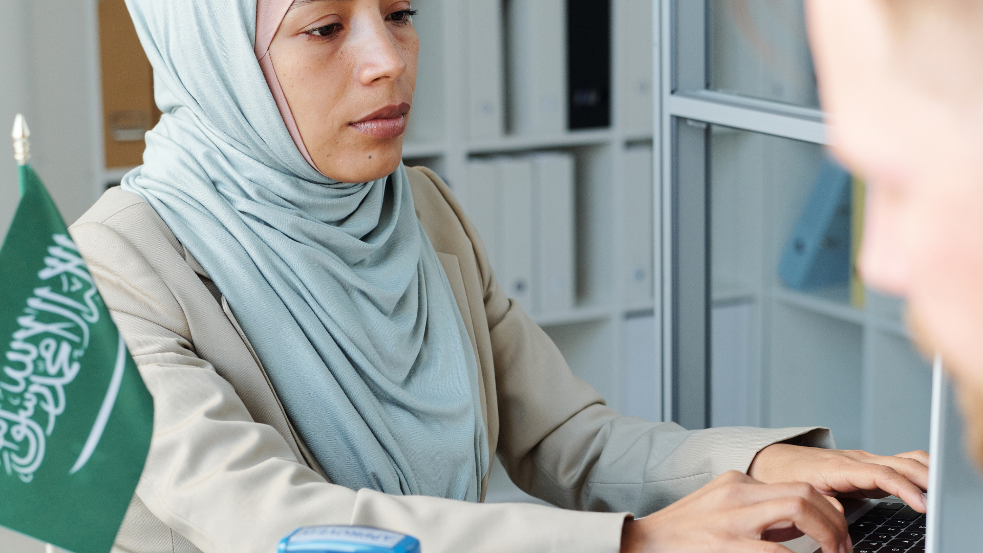 Saudi Workplace Culture: Navigating Cultural Clashes in Saudi Arabia